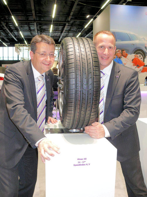 Der neue Sommerreifen „Apollo Alnac 4G“ kommt jetzt in Größen zwischen ...