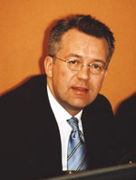 Wechselt zu ThyssenKrupp: Dr. Alan Hippe - Reifenpresse.de